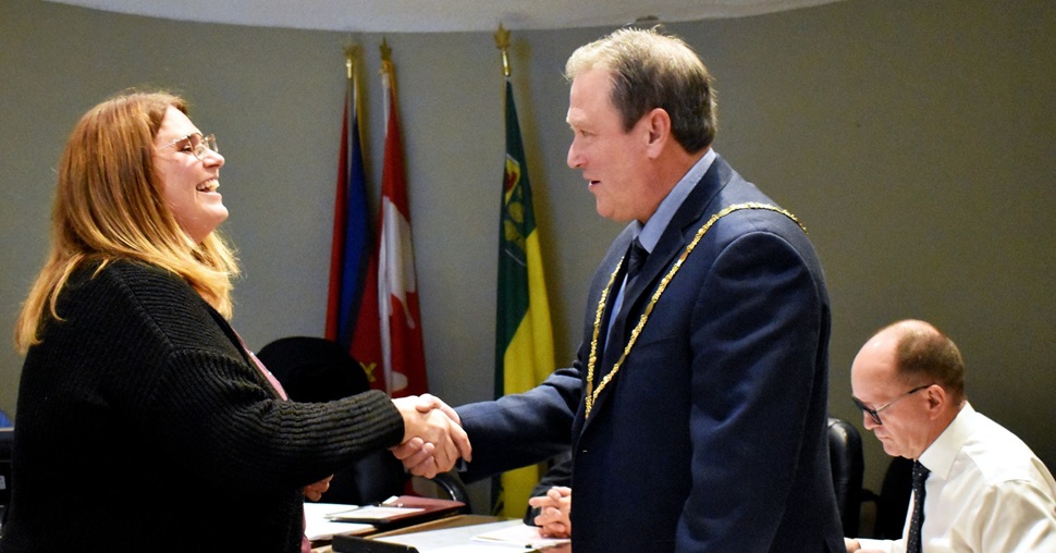 Ken Francis sworn in as Kindersley’s new Mayor : A vision for growth ...