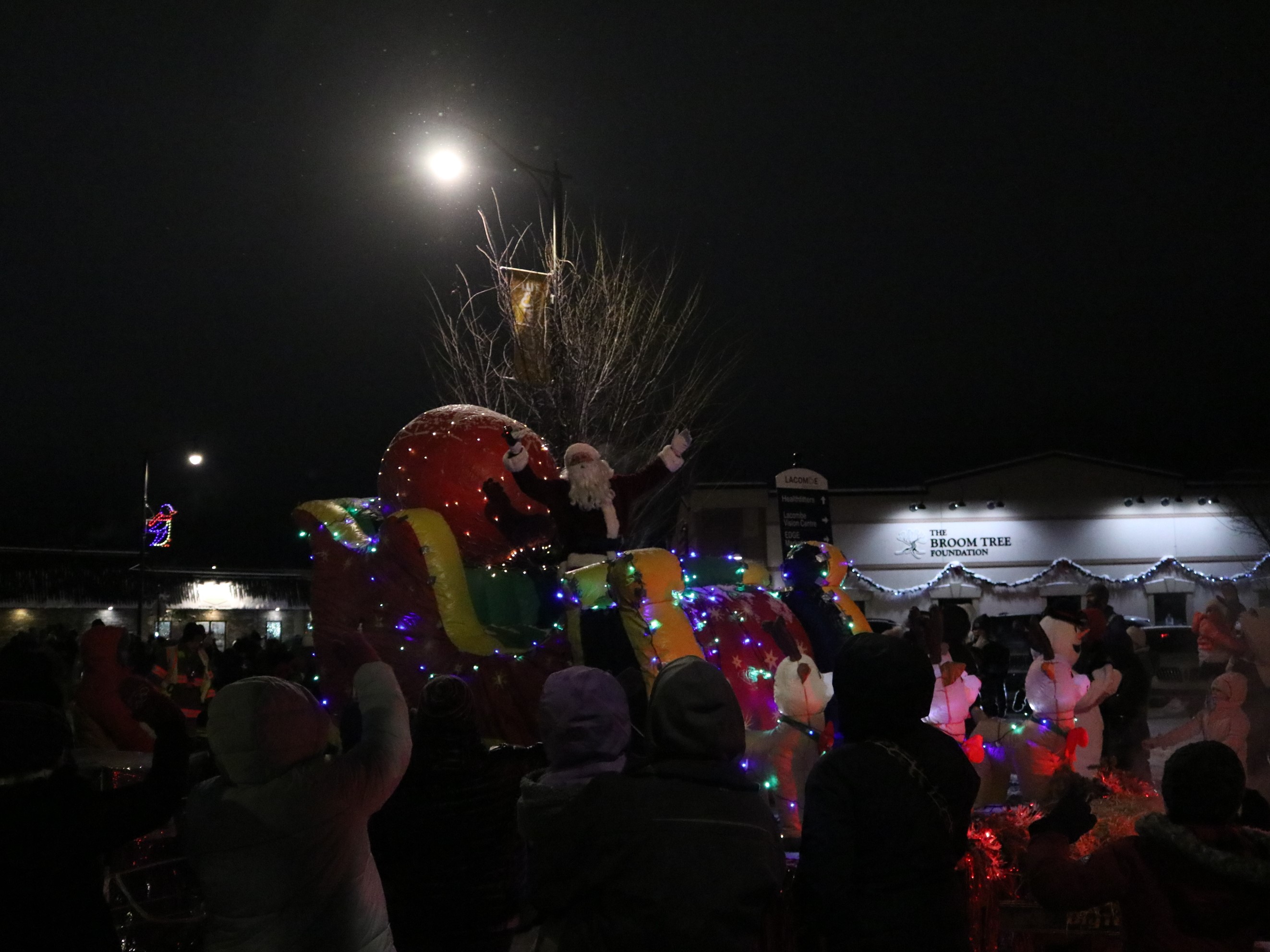Thousands celebrate Light Up Lacombe - CentralAlbertaOnline.com - Local ...
