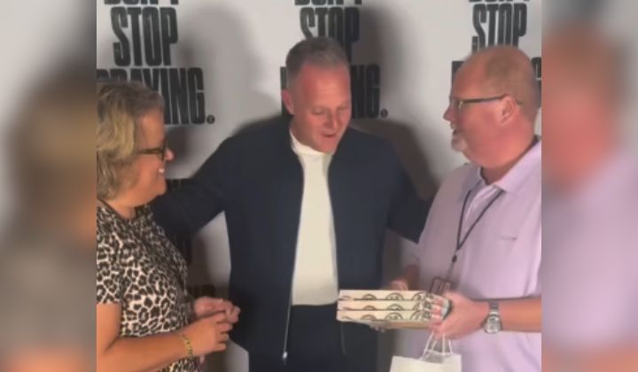 'Don't stop praying': How Matthew West impacted fan's cancer journey ...