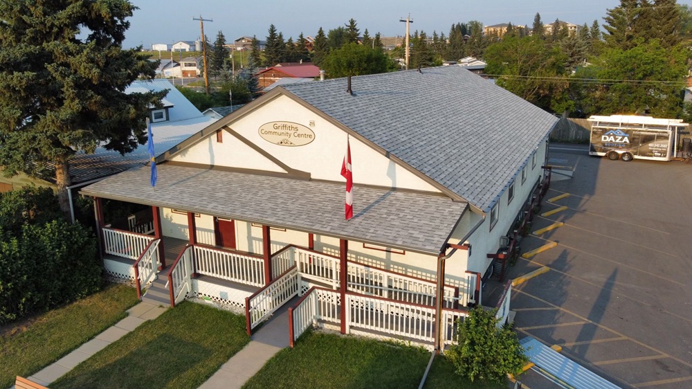 It took an entire town to Raise the Roof at a local community centre ...