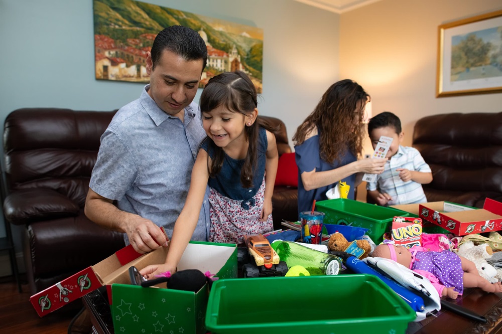 Give the gift of giving with Operation Christmas Child - OkotoksOnline ...