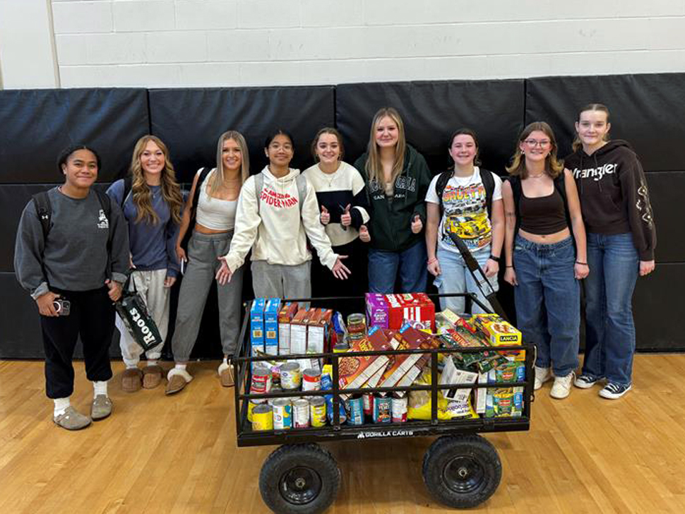 High school students step up for food bank with huge donation ...