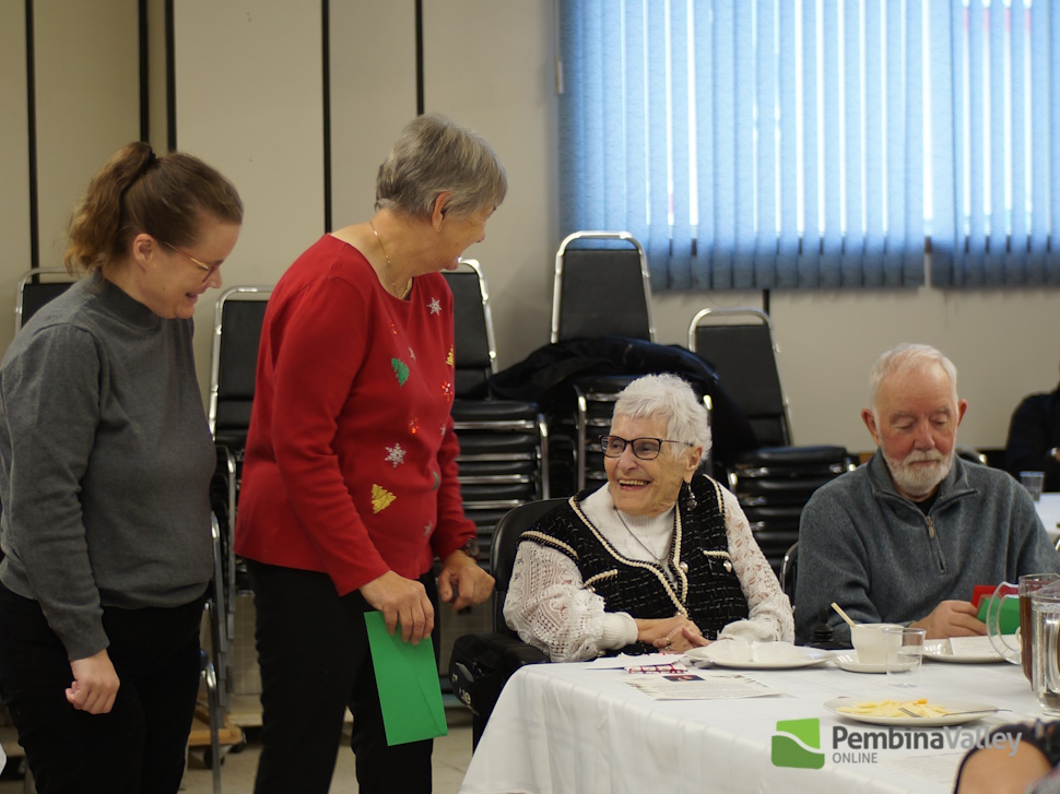 Twenty-eight organizations honour local couple at presentation ceremony ...