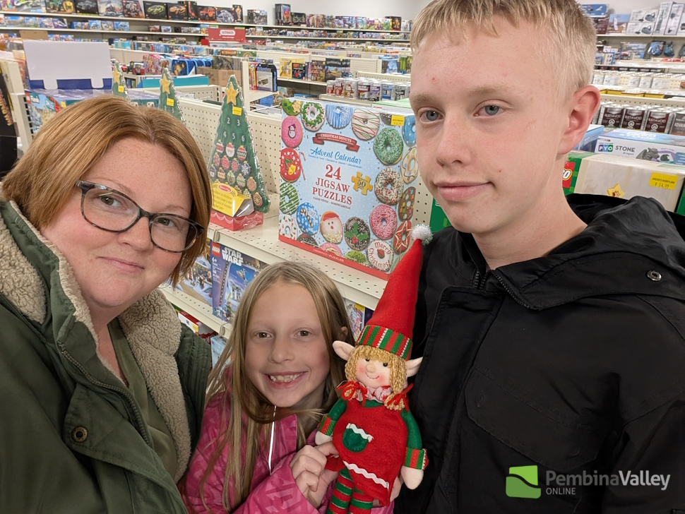 Capture the holiday magic with an Elfie Selfie – and a chance to win ...