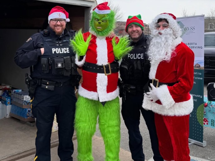 Cochrane comes together to 'Cram-a-Cruiser' - CochraneNow: Cochrane ...