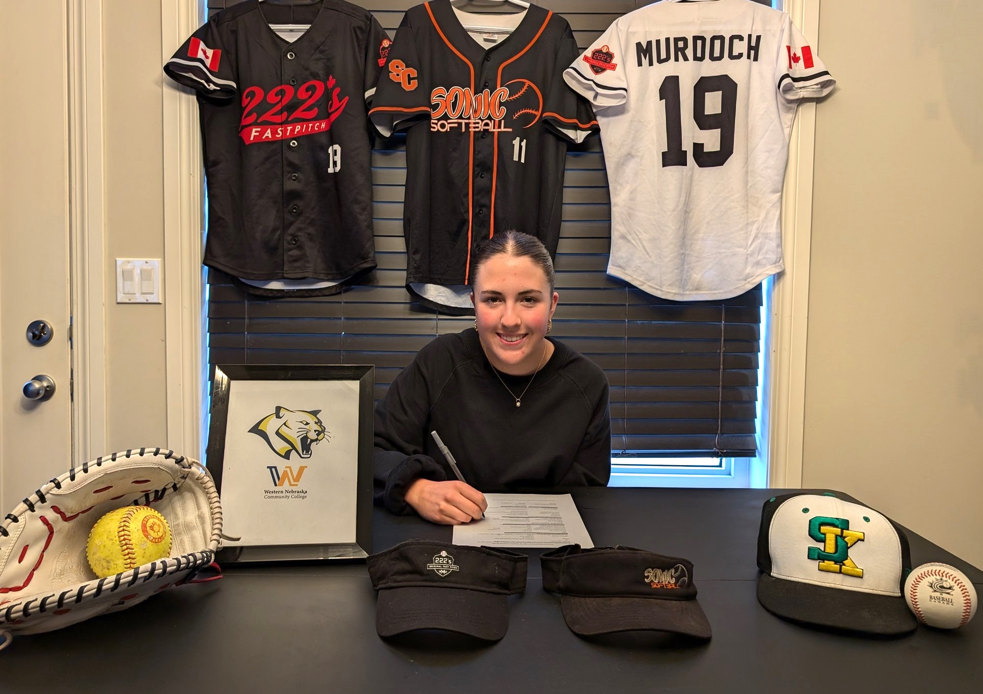 Murdoch heading south with softball career - SwiftCurrentOnline.com ...