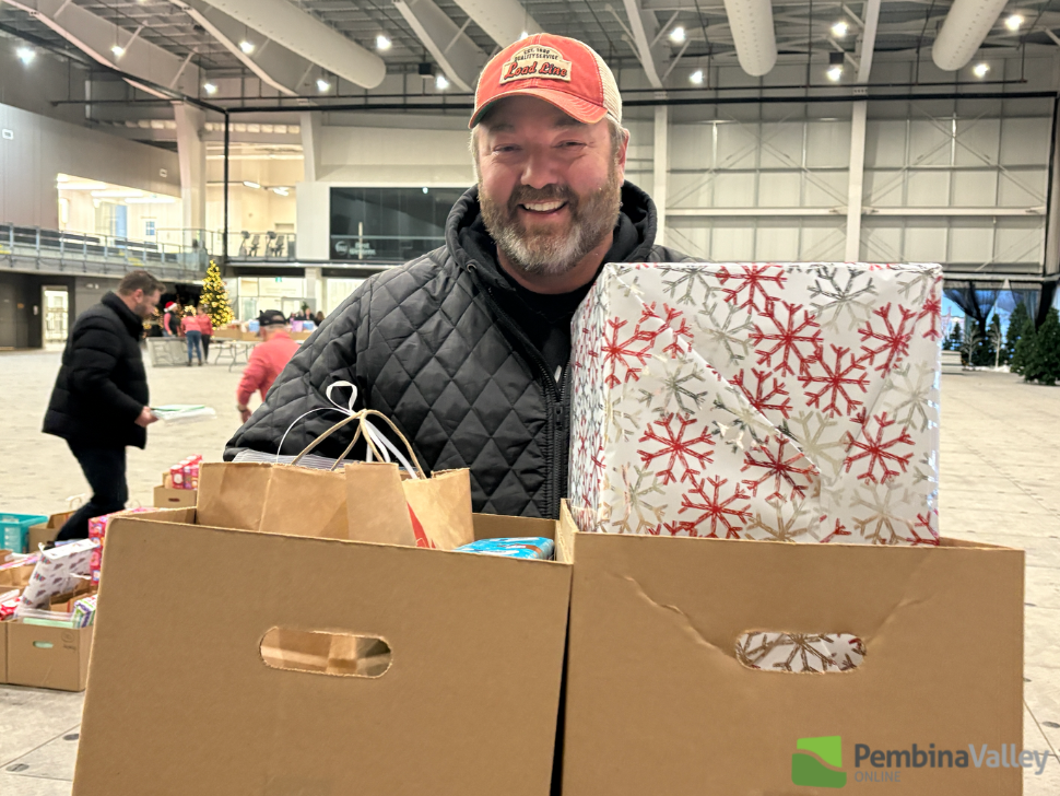 Holiday cheer delivered: Over 800 children receive gifts through ...