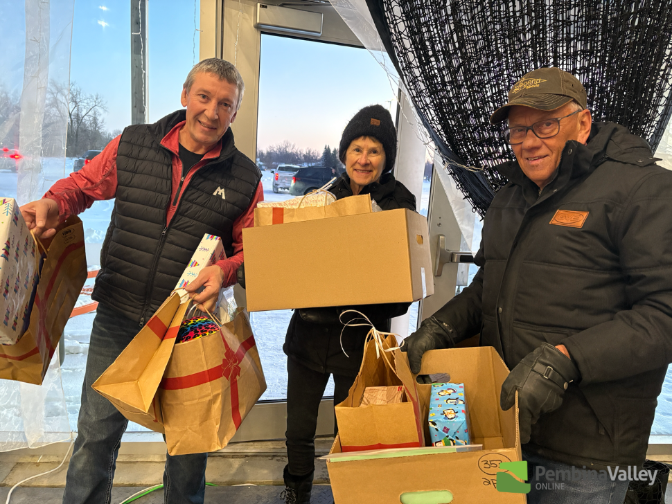 Holiday cheer delivered: Over 800 children receive gifts through ...