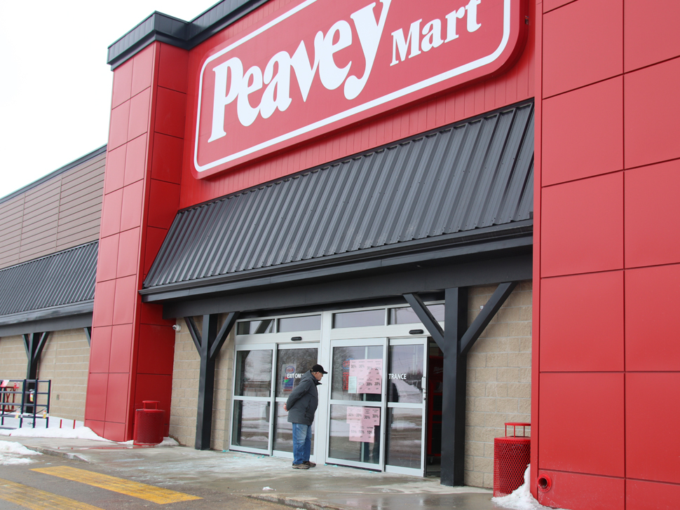 Steinbach's Peavey Mart to close less than a year after it opened ...
