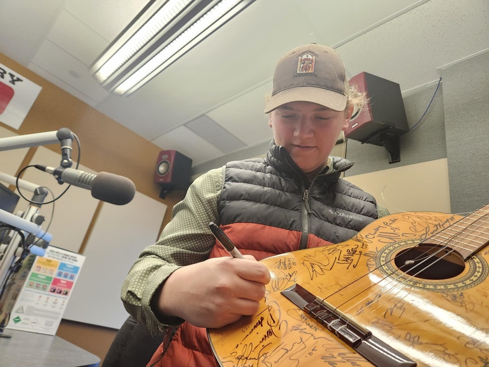 Local country artist sees full house at latest EP show ...