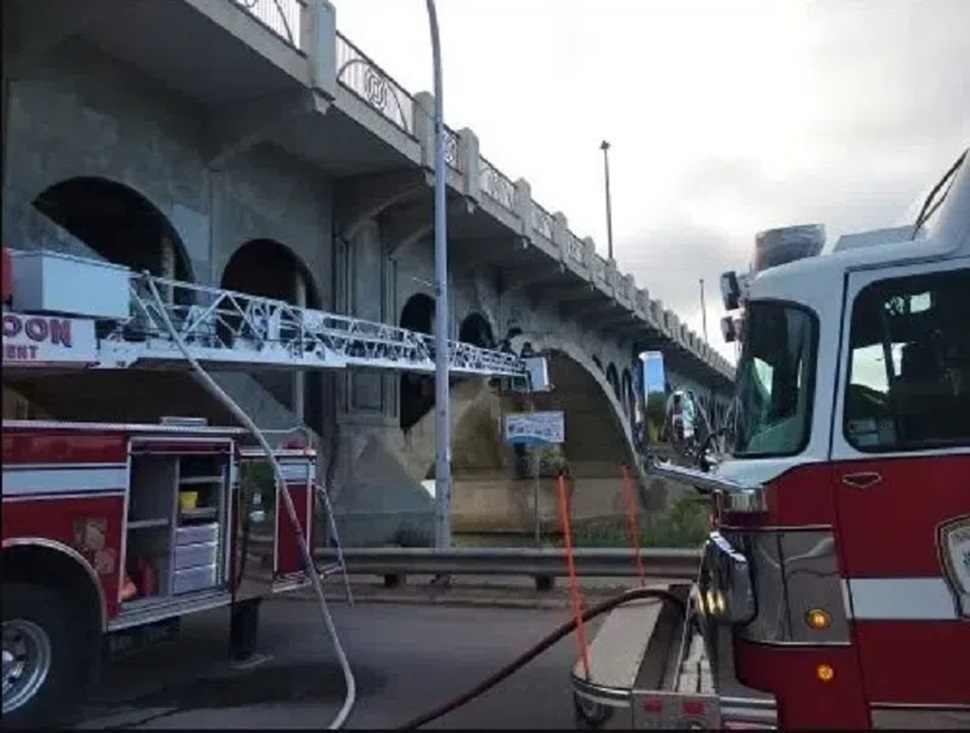 Encampment fire disrupts Saskatoon University Bridge and sewer system ...