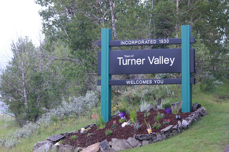 Turner Valley and Black Diamond signs up for auction - OkotoksOnline ...