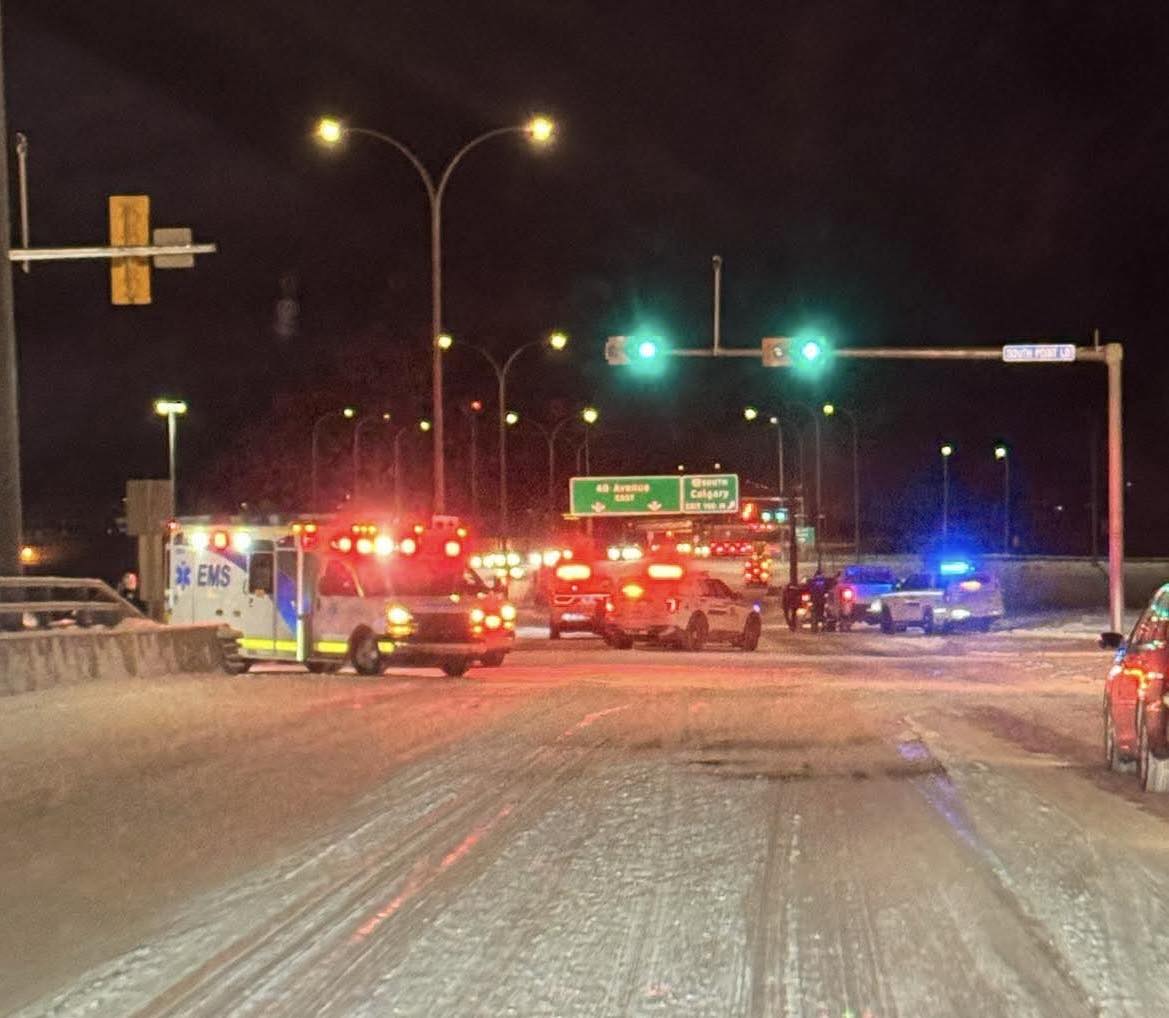 UPDATE: Multi-vehicle collision slowing down traffic on 40th Avenue ...