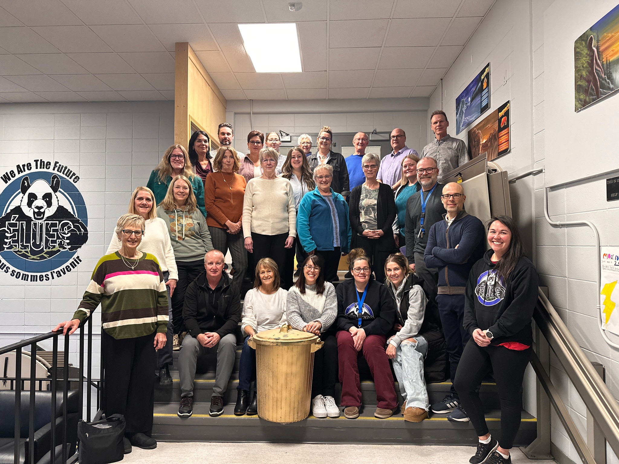 École Lacombe Upper Elementary School Opens 25-Year-Old Time Capsule ...