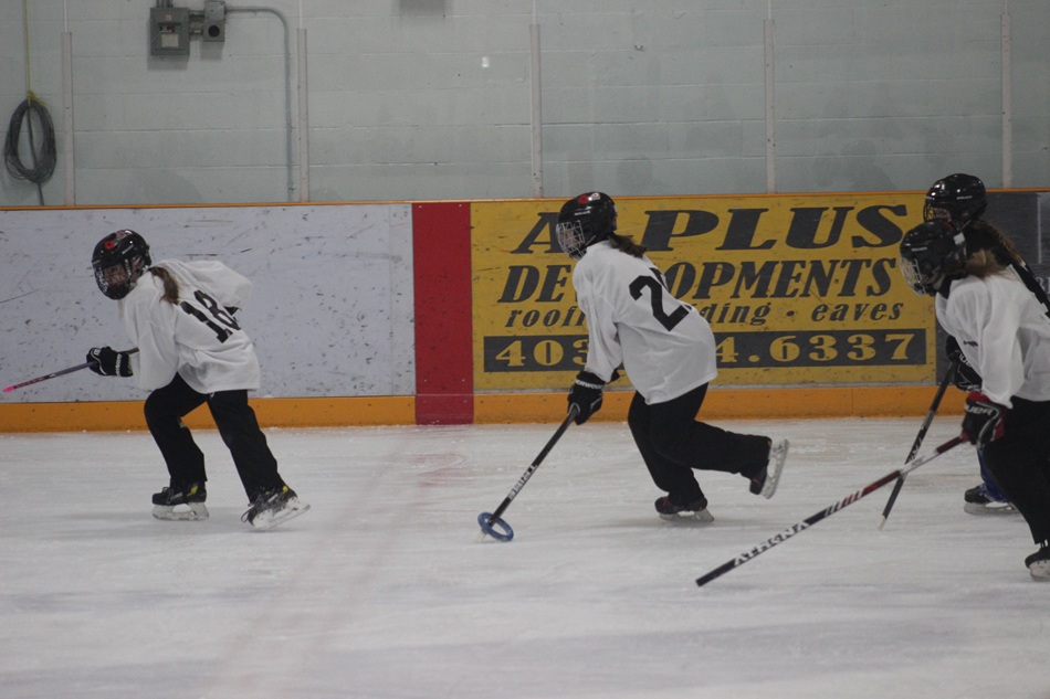 Strathmore students compete for Husky Cup during ringette-hockey medley ...