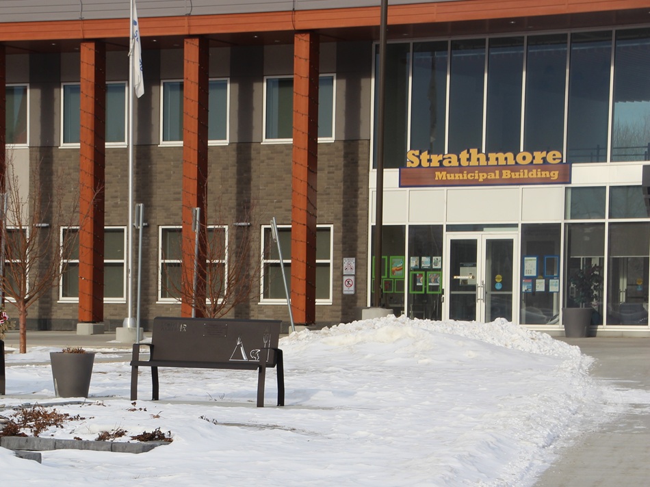 Strathmore weighing options for Municipal Policing Committee ...