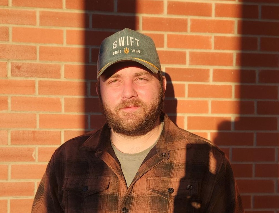 Swift Current country artist playing nine of his own songs at ...