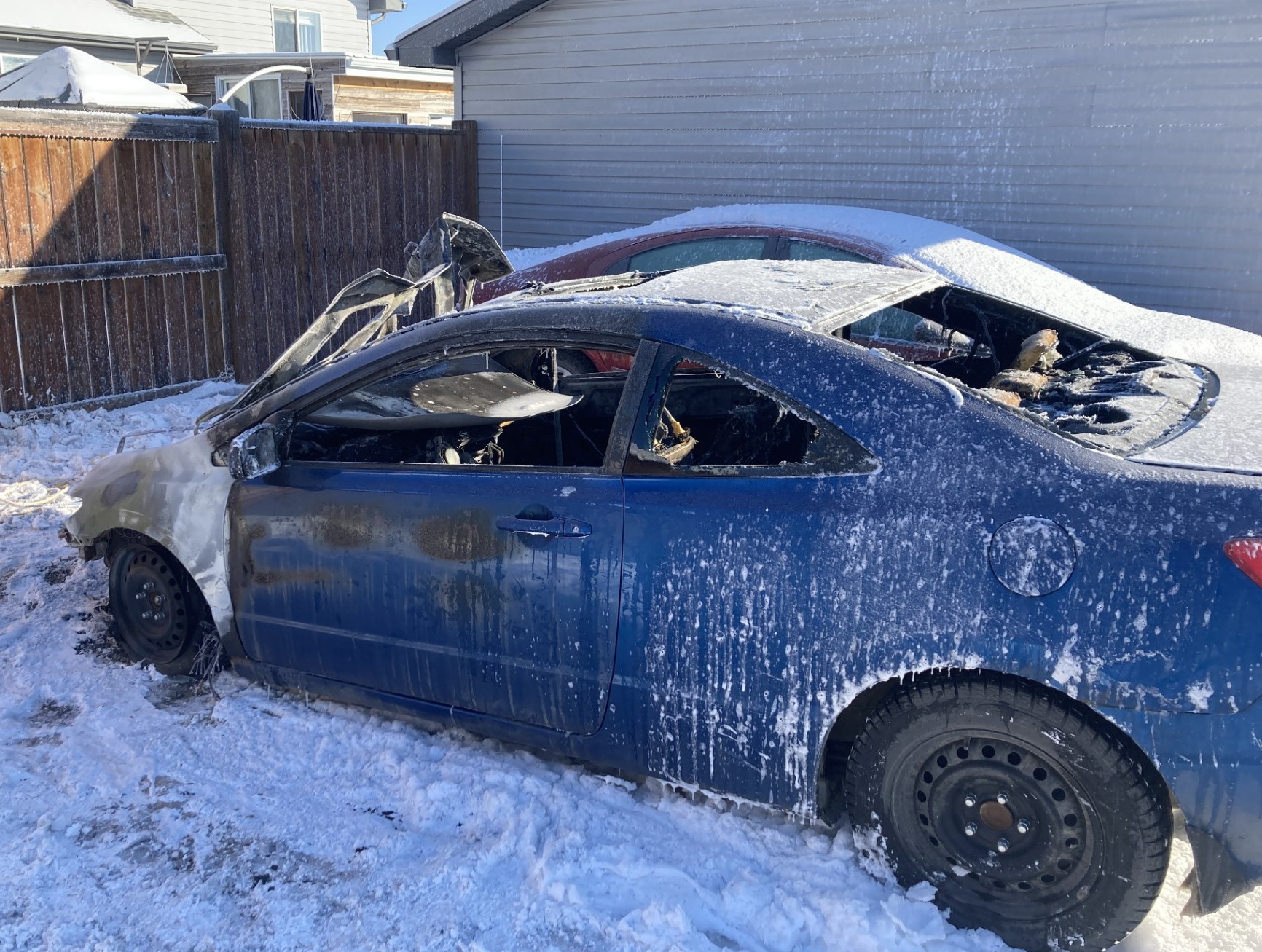 Sylvan Lake Fire Department respond to vehicle fire ...