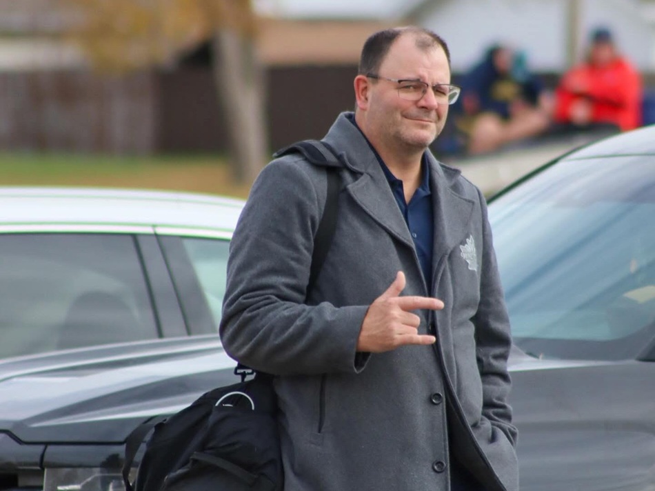 Doug Raycroft signs on for another year of coaching the Agra Risk ...