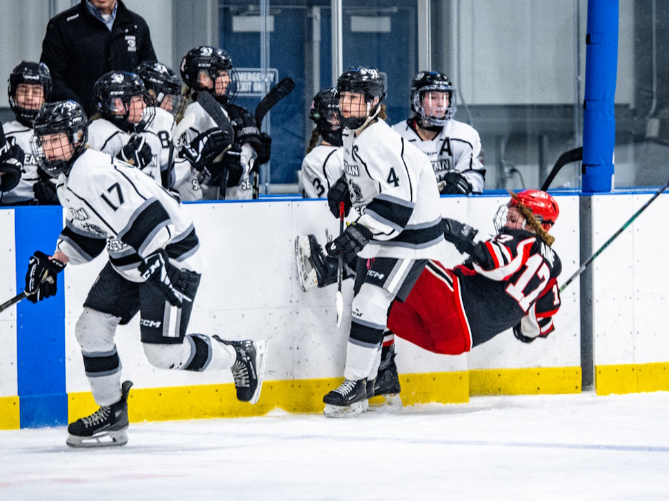 Selects claim game one after gutsy third period - SteinbachOnline.com ...