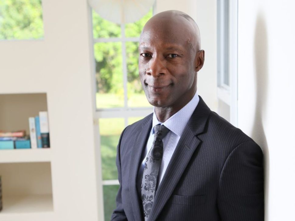 Former Winnipeg police chief uses life story to foster conversation in ...