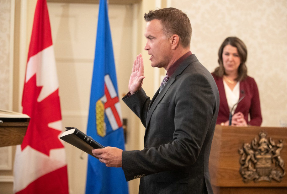 Alberta UCP boot former cabinet minister from caucus over scandal ...