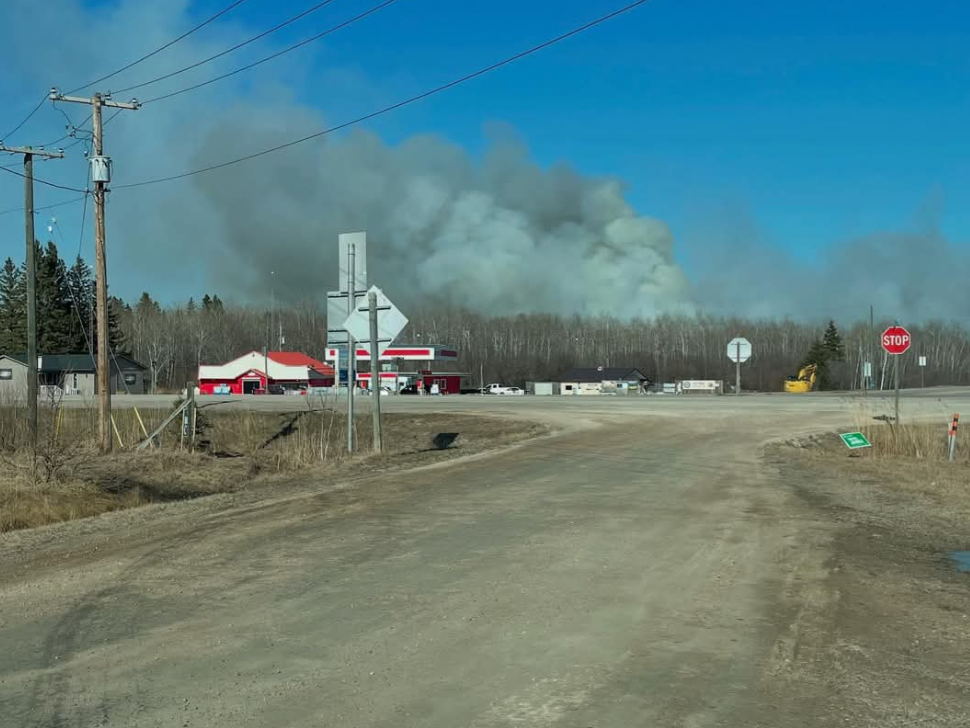 Traverse Bay under evacuation as grass fire closes in on community ...