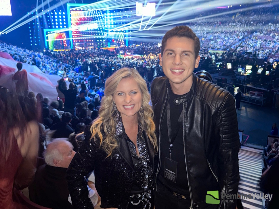 Rosemary Siemens’ spouse Eli Bennett shares stage with Michael Bublé ...