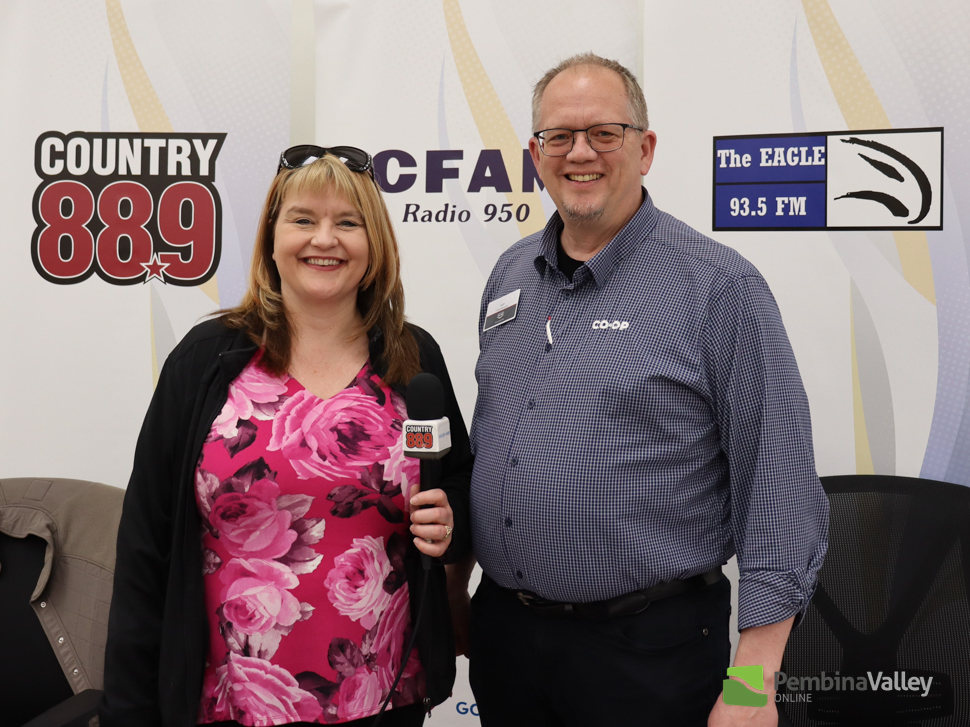 A day of giving: Community rallies for Many Hands food bank ...