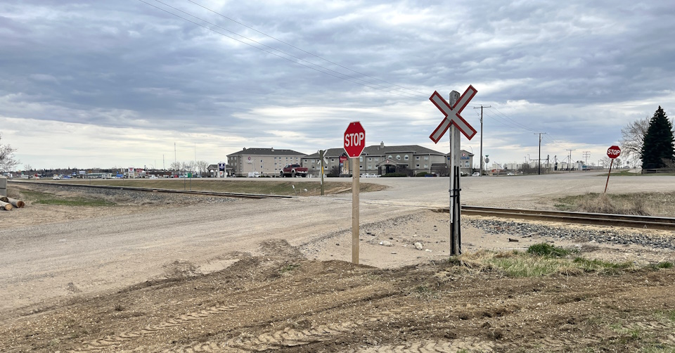 Permanent closure coming soon for Queen Street railway crossing ...