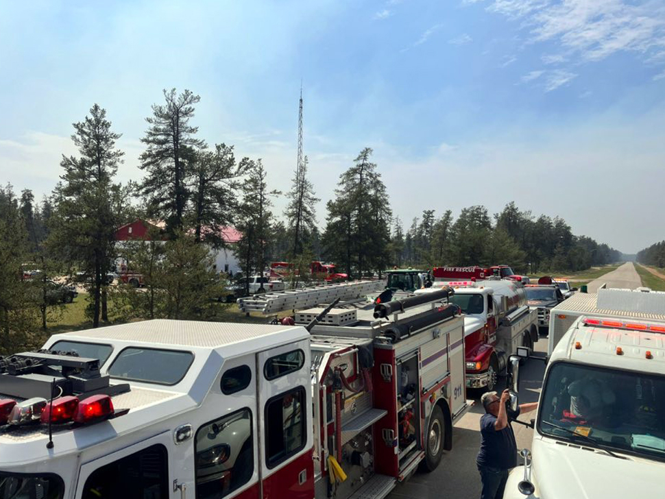 Firefighters from across Manitoba unite to battle Piney wildfire and ...