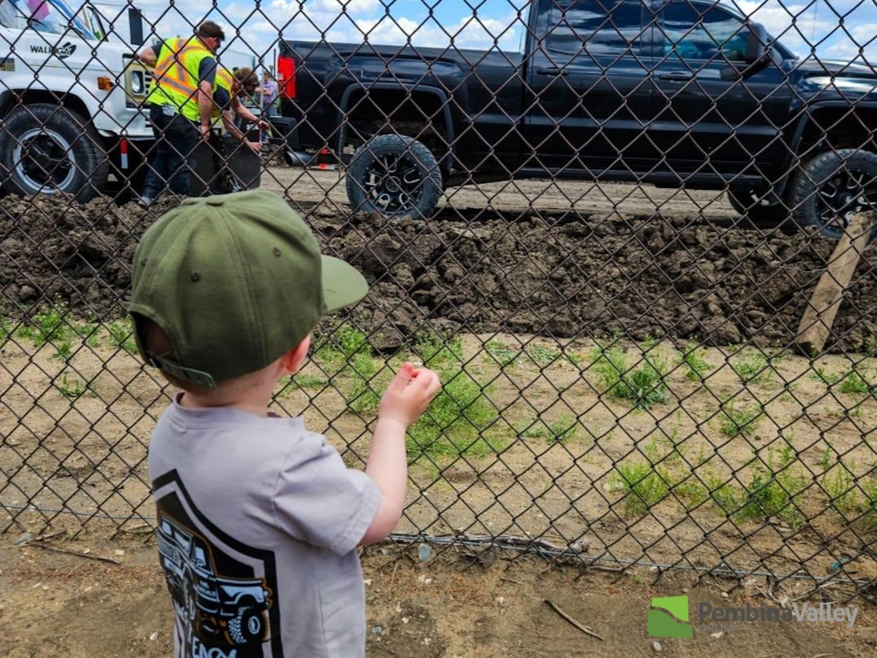 Rev up your engines: Miami’s epic Tractor Pull & Mud Bog weekend ...