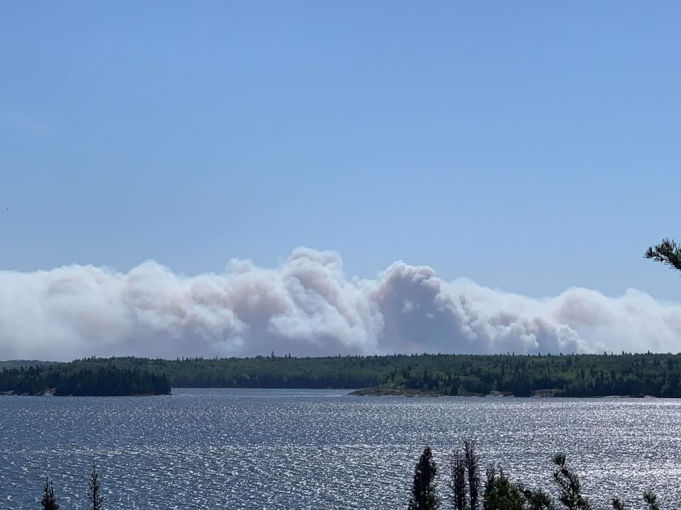 Manitoba shuts down Whiteshell Park amid growing wildfire threat ...