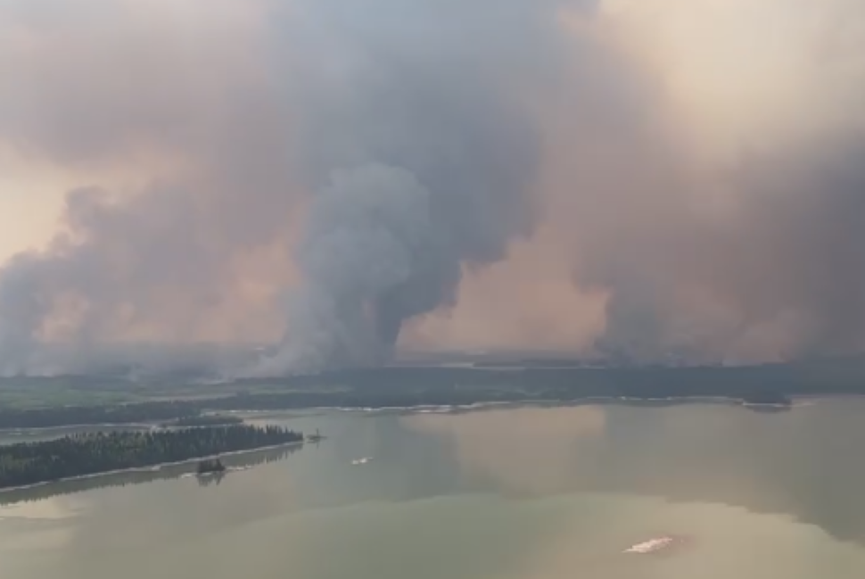 Cross Lake cut off by wildfire as military launches evacuations ...
