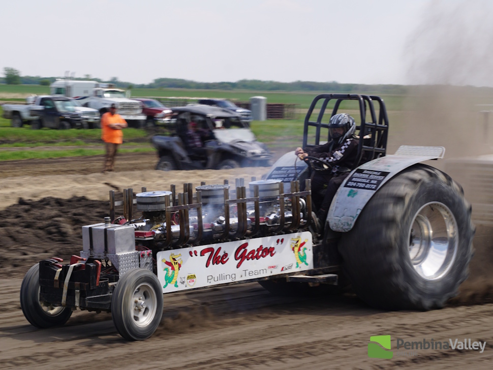 'Big trucks, lots of mud, loud noises!' at the Miami Tractor Pull and ...
