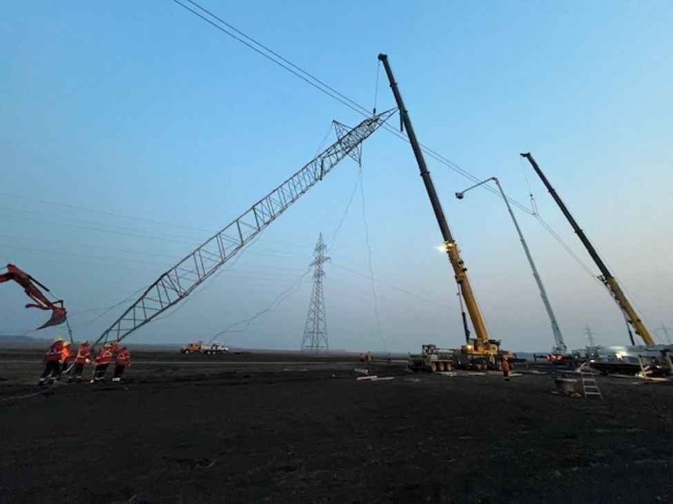 Look Up, Stay Safe: Manitoba Hydro warns farmers after three power line ...