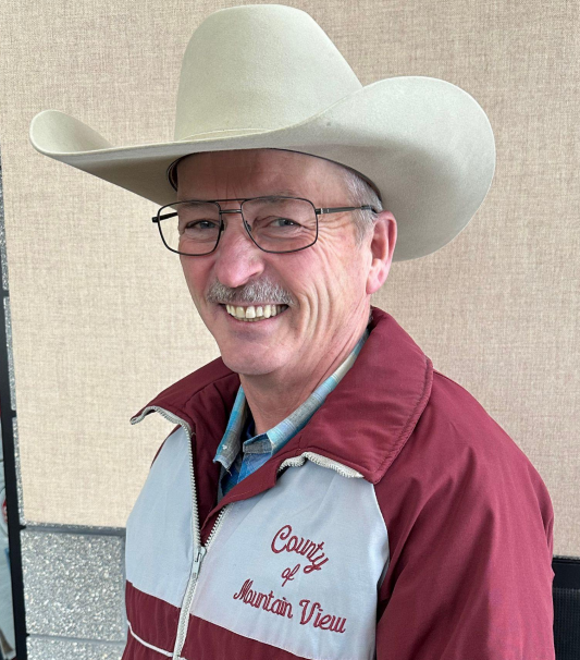 Longtime bus driver honoured by Chinook's Edge - DiscoverAirdrie.com ...