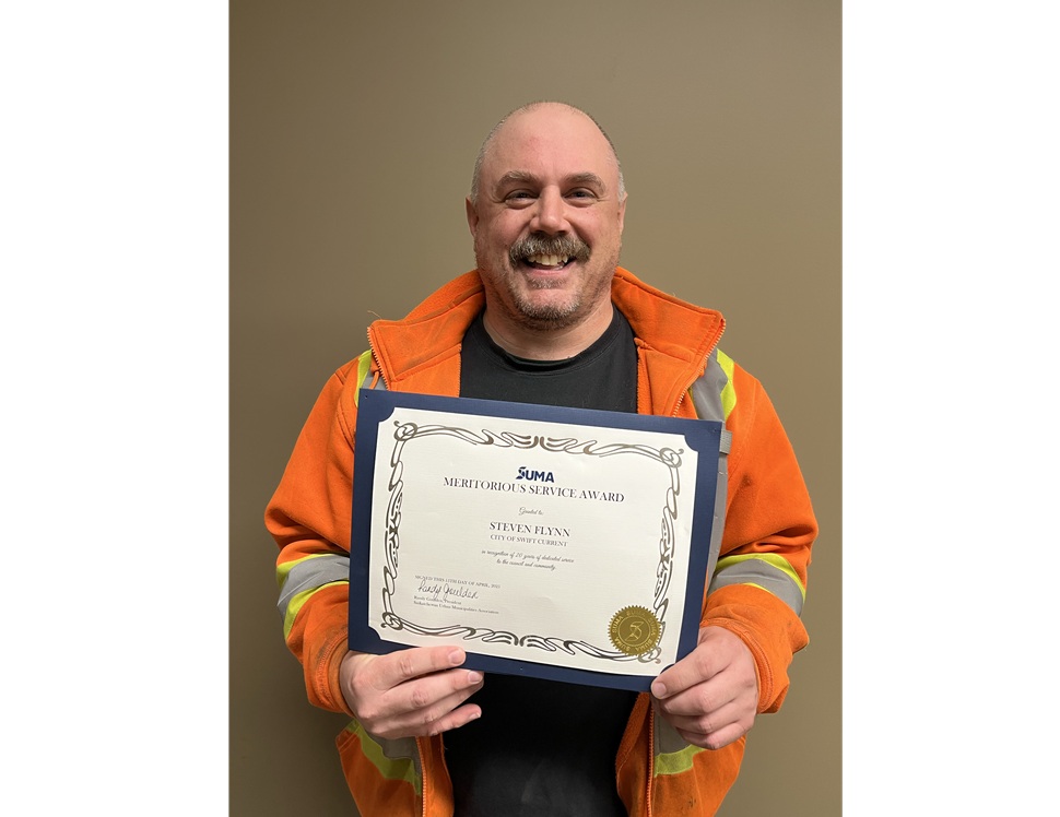 Four City employees honoured at SUMA for 20 years of service ...