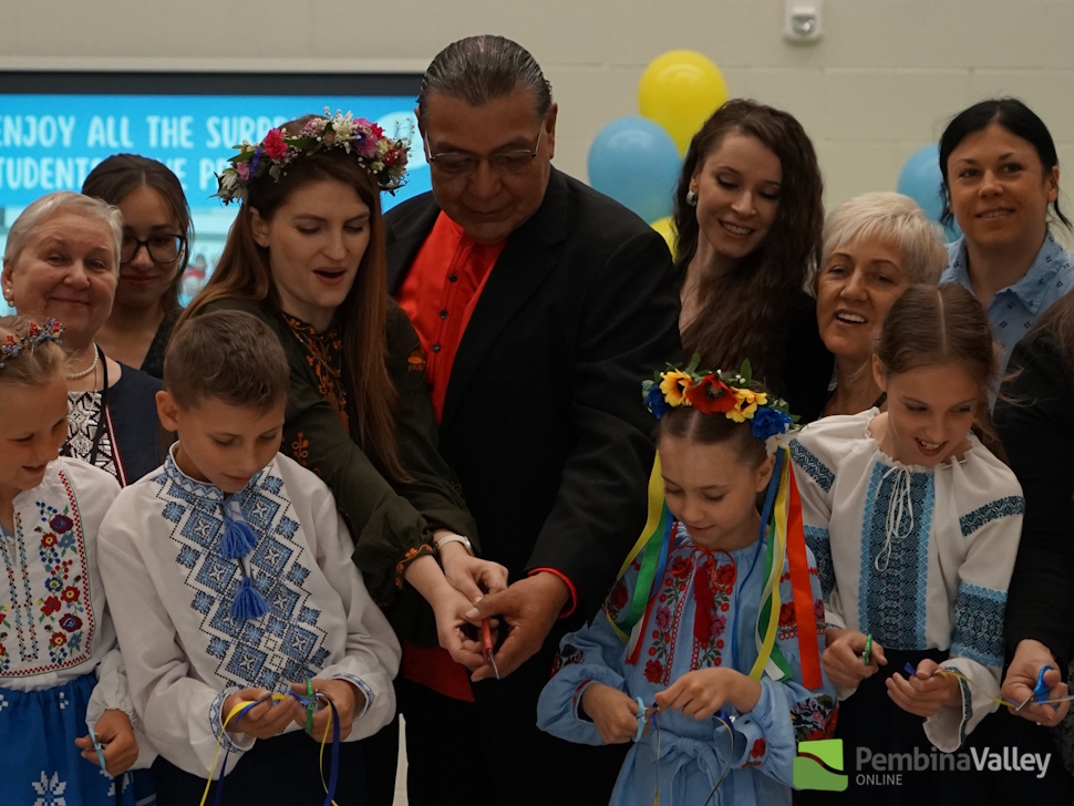 ‘I’ll open a Ukrainian school for you’: Grand opening fulfills tender ...