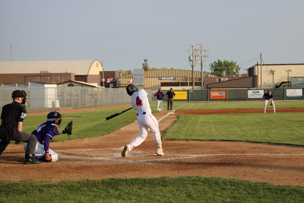 Beavers hold off Moose Jaw in high-scoring game - DiscoverWeyburn.com ...