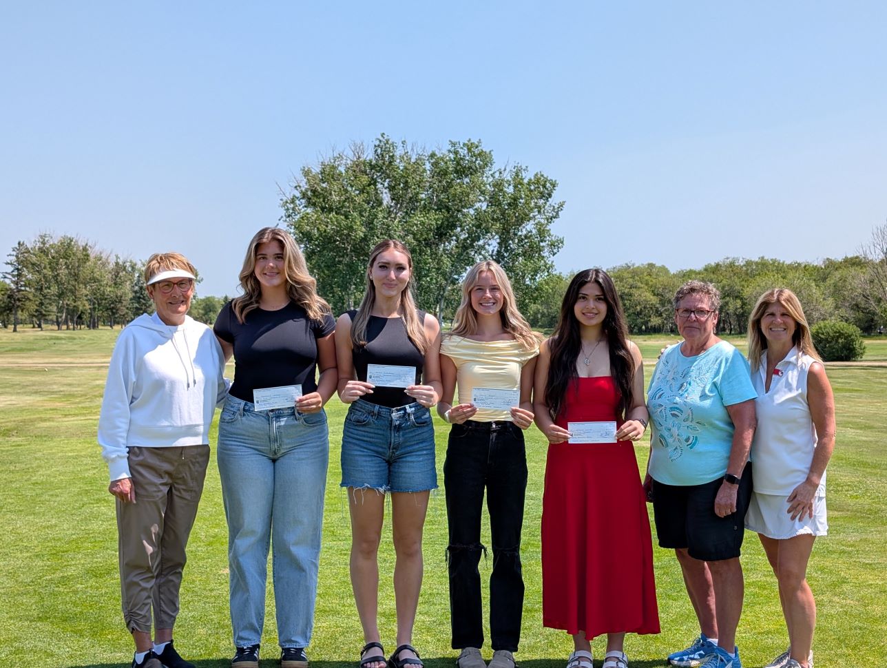 Hillcrest Ladies Golf League presents $20,000 in scholarships to young ...
