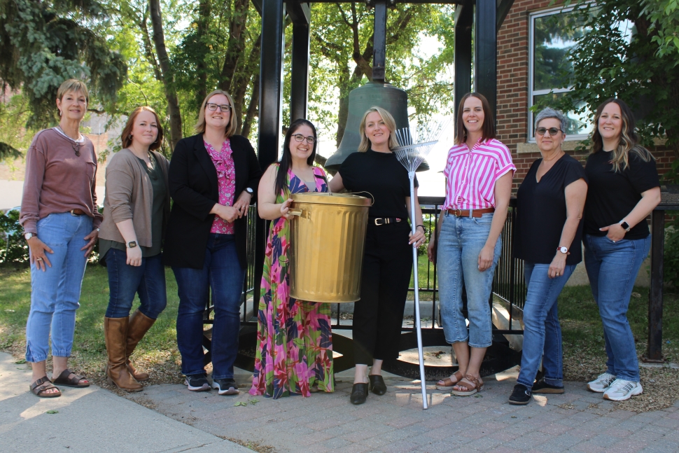 Votes are in: Golden Garbage Can relocates to Estevan - DiscoverWeyburn ...