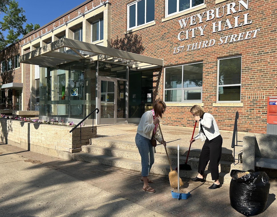 Panel expanded for Golden Garbage Can judging today - DiscoverWeyburn ...