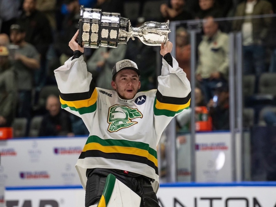 Strathmore hockey player takes home Memorial Cup in OHL championship ...
