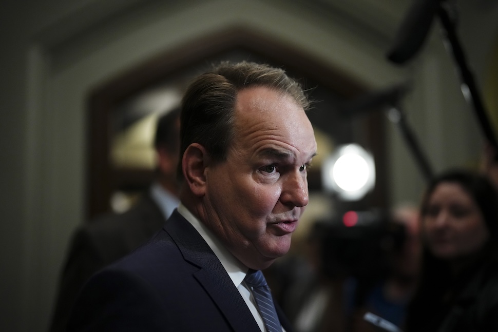 Throne speech adopted without a vote in House of Commons ...