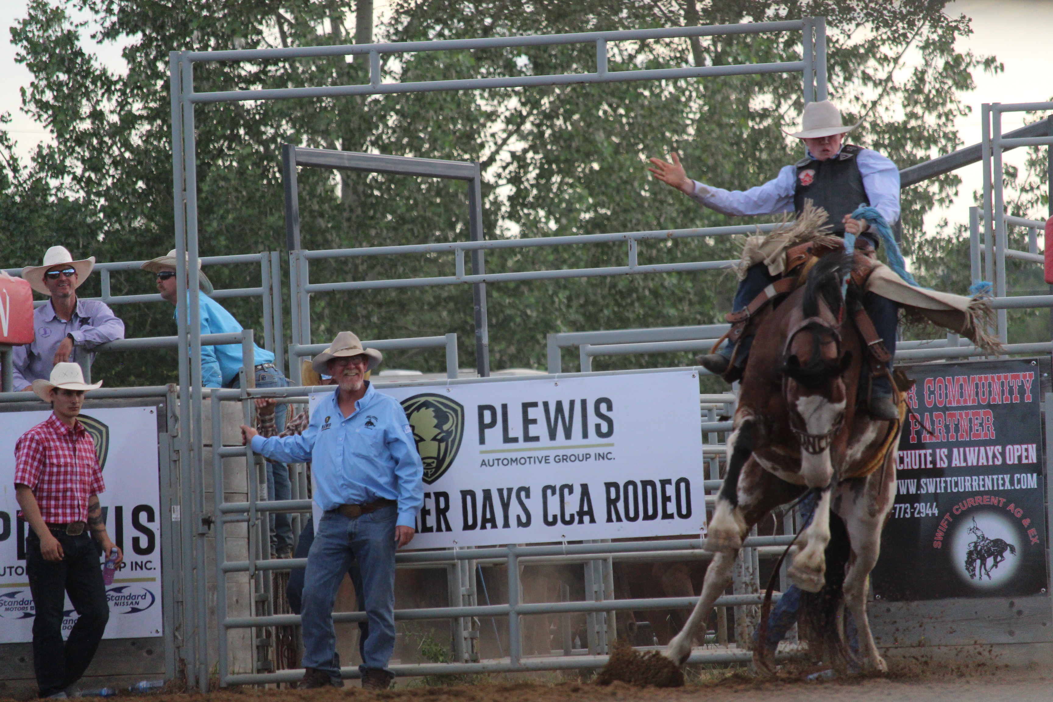 Duo of locals wrangle first place at CCA Rodeo - SwiftCurrentOnline.com ...