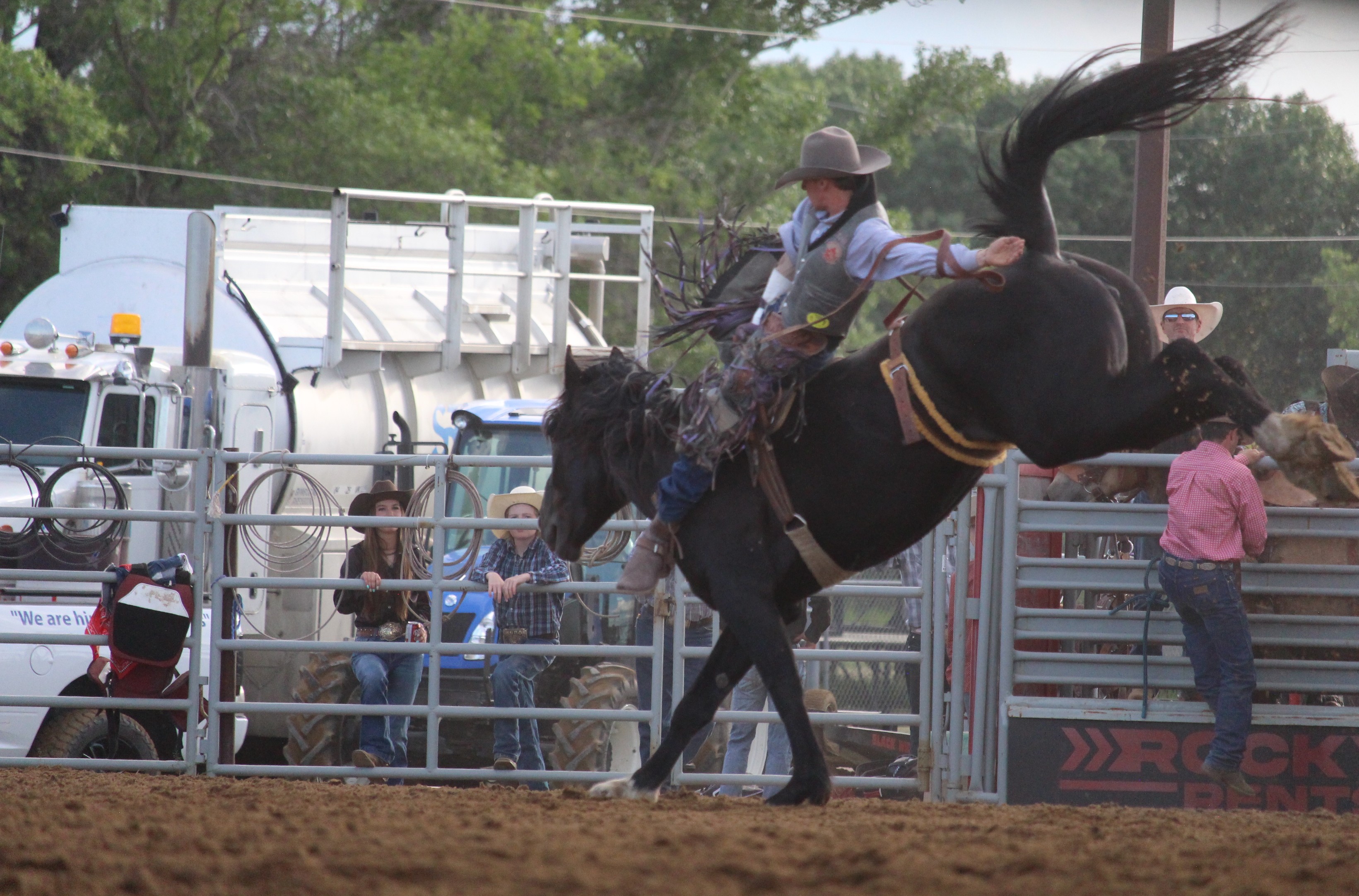 Duo of locals wrangle first place at CCA Rodeo - SwiftCurrentOnline.com ...