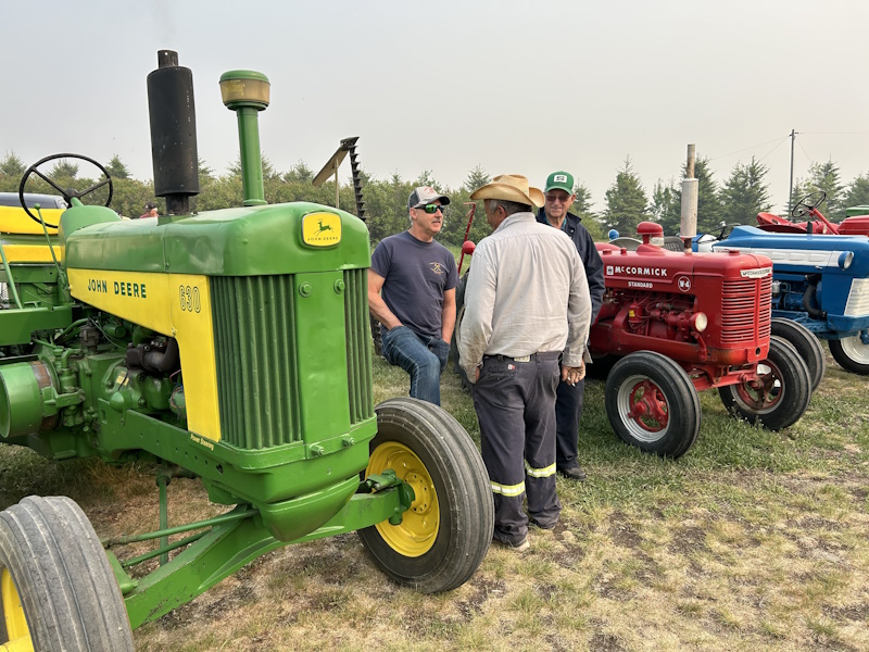 Vintage Club Tractor Run brightens up rural roadways - DiscoverHumboldt ...