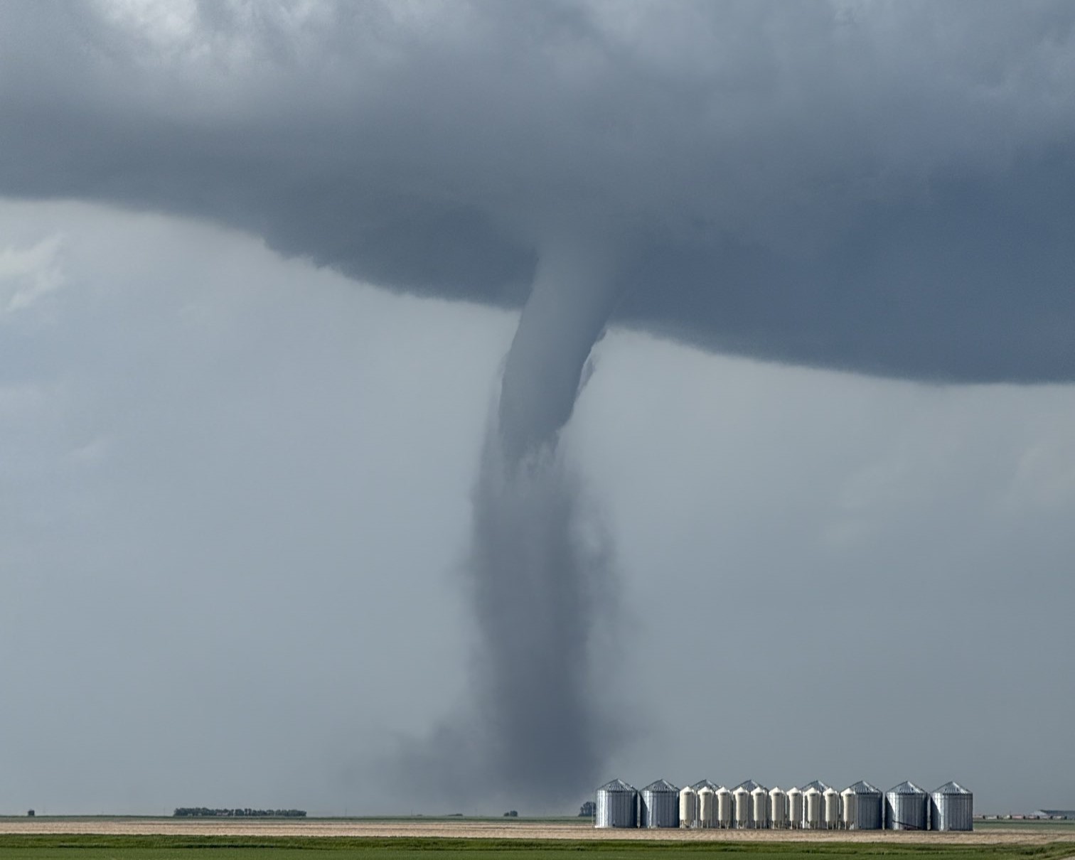 UPDATE: Environment Canada reporting multiple possible tornadoes in ...