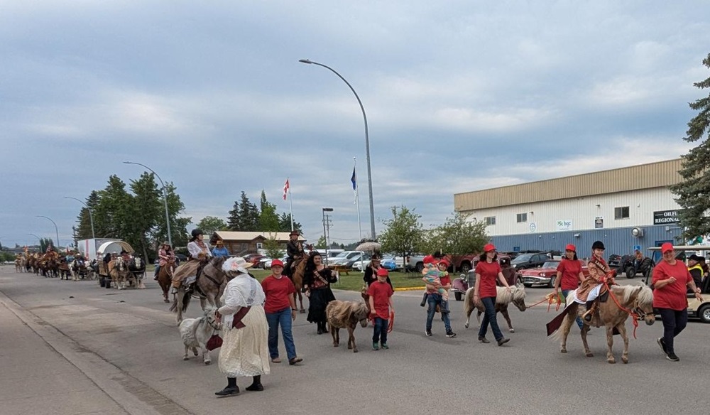 The 57th Diamond Valley Parade & Festival delight all ages ...
